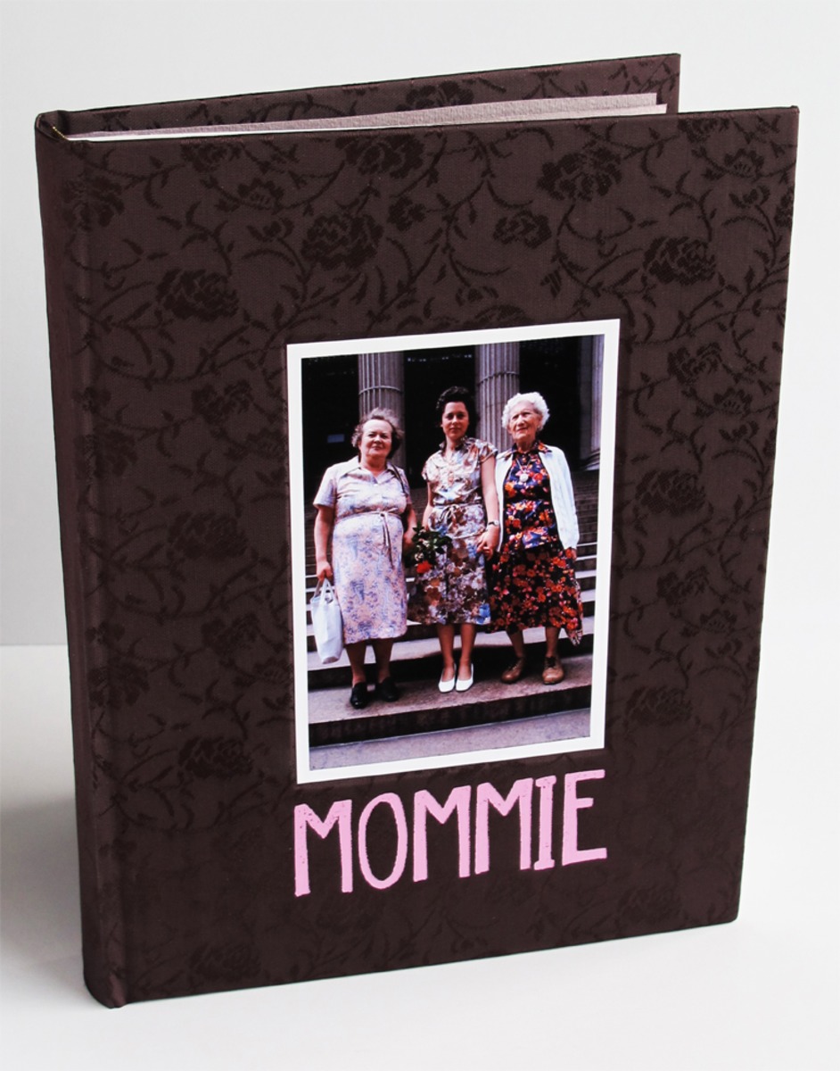Mommie: Three Generations of Women - powerHouse Books
